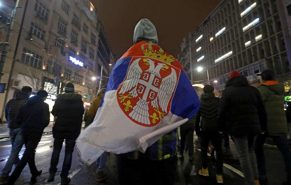 Массовая акция протеста началась в Белграде